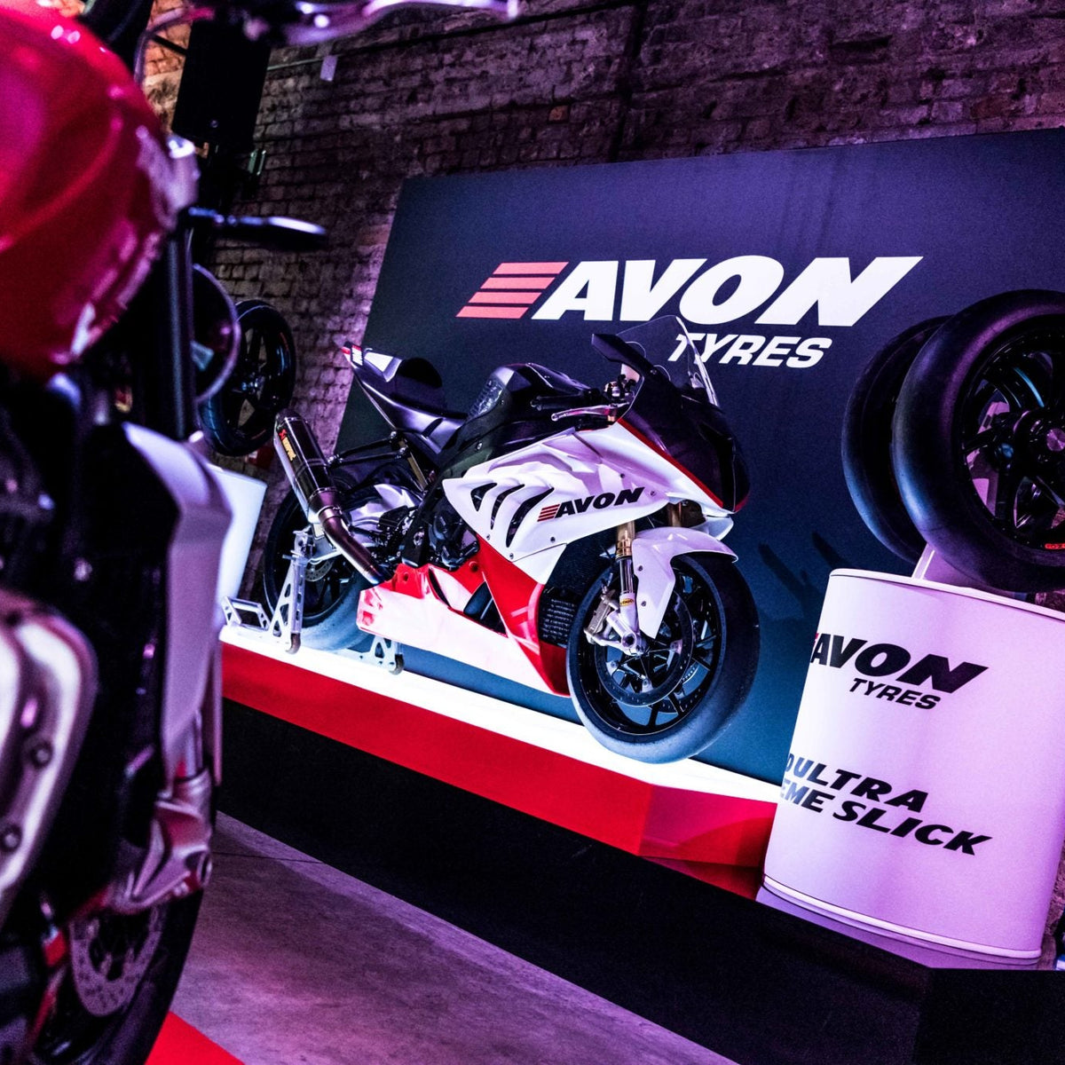 Avon Motorcycle Tyres: British Craftsmanship - Superior & Performance ...